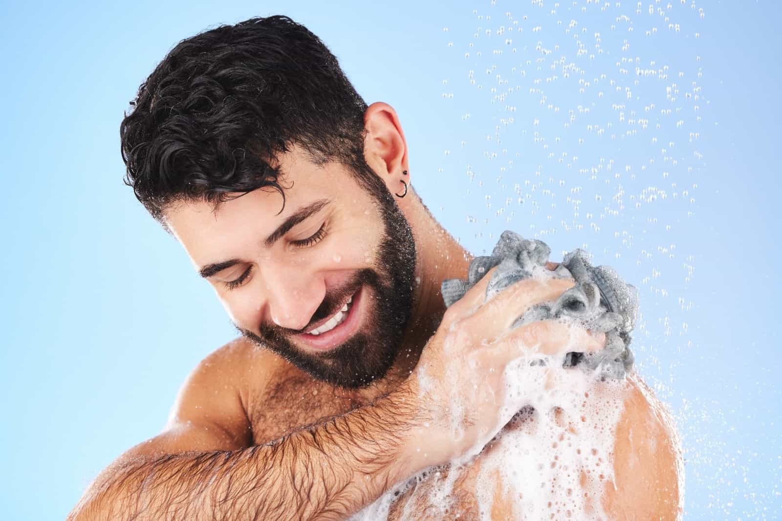 Best Shower Gels for Men That Smell Great All Day Long